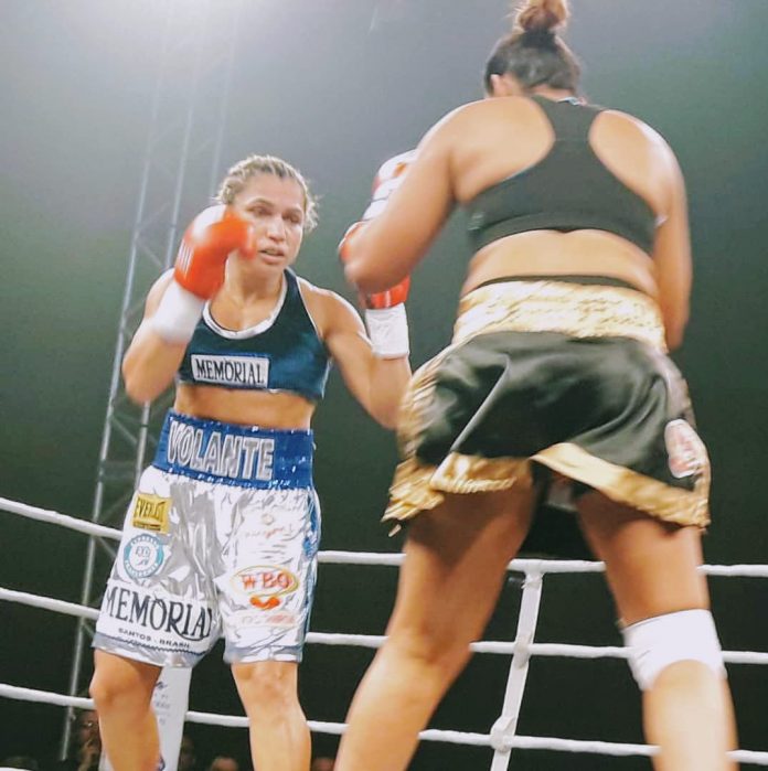 Rose Volante desembarca nos EUA rumo à disputa de três cinturões